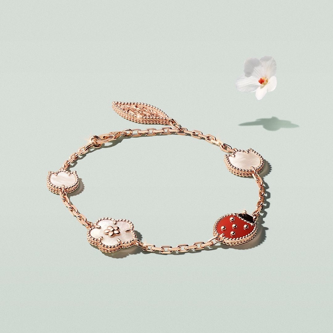 Advertising Art Direction: Van Cleef & Arpels - Print campaigns by Clément